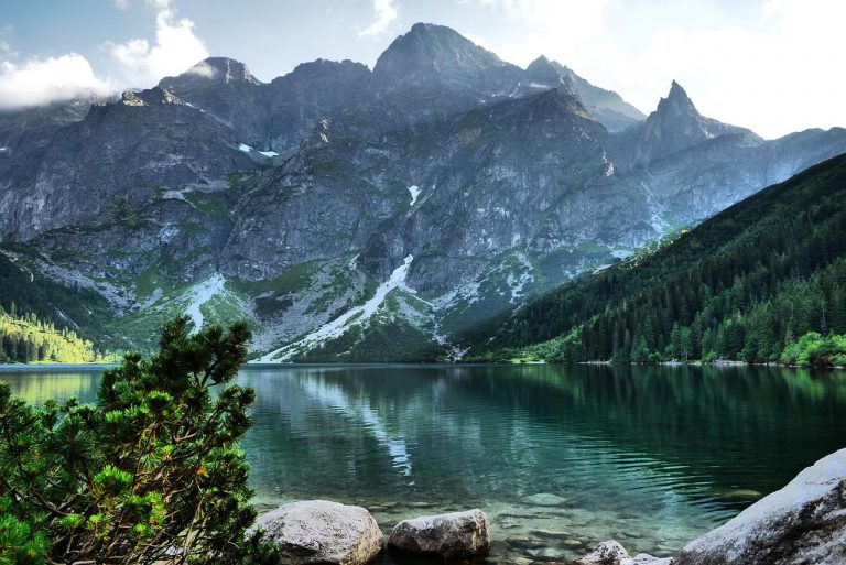 Morskie oko - ciekawe miejsce na wycieczkę w Tatrach - www.bukowina24.pl